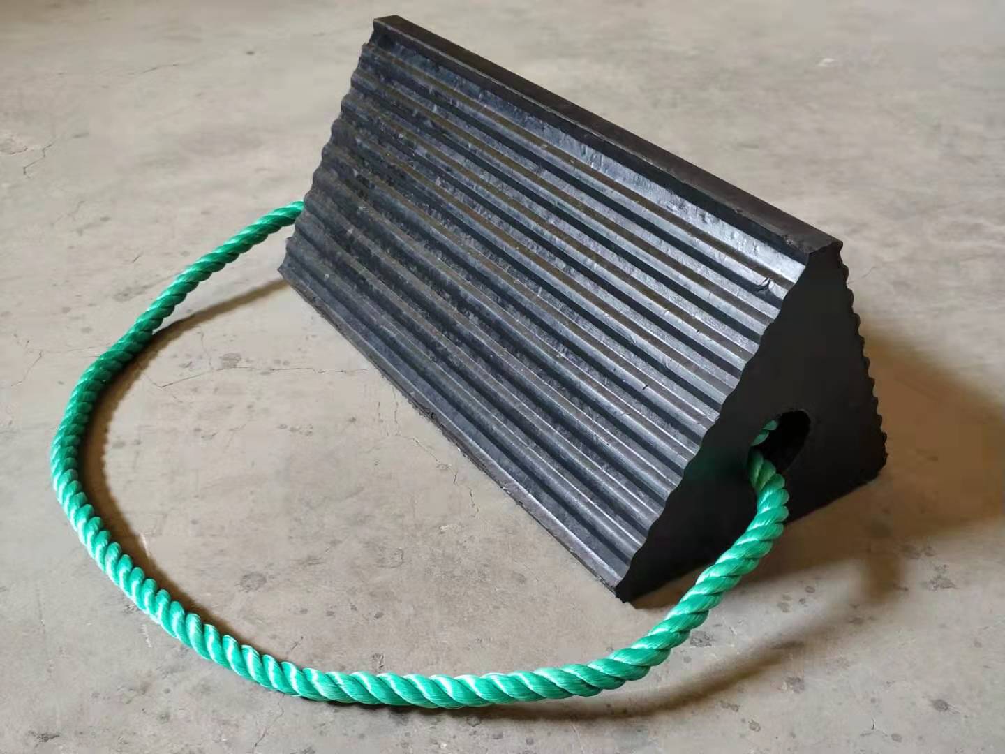 PWL10024 Wheel chock